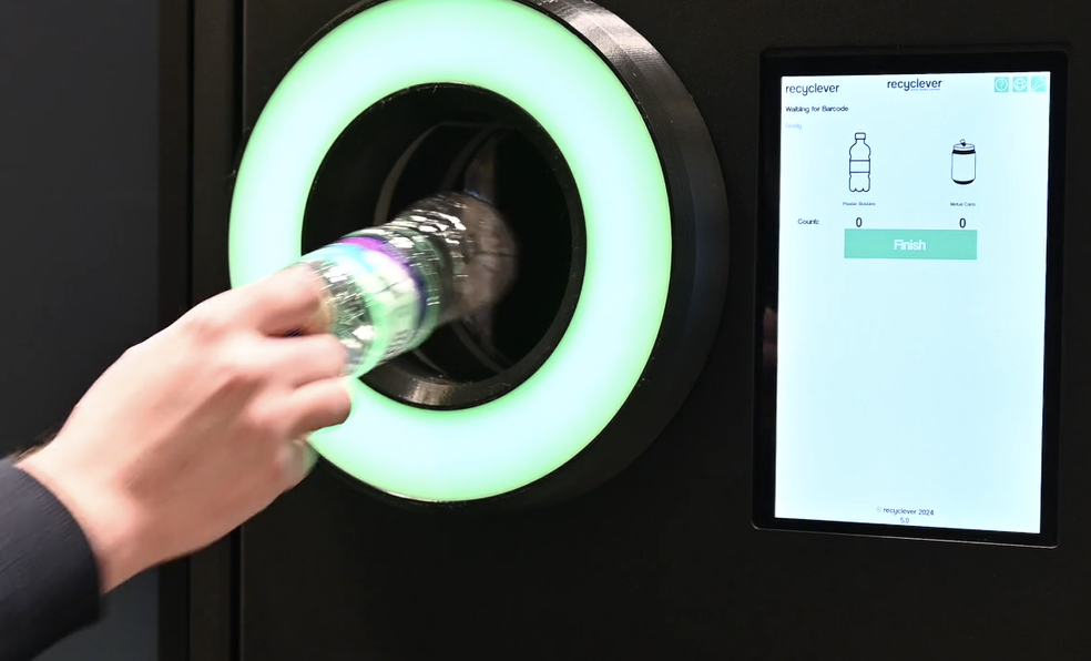 The Innovative Features of the Recyclever RVM-5 Reverse Vending Machine | Recyclever